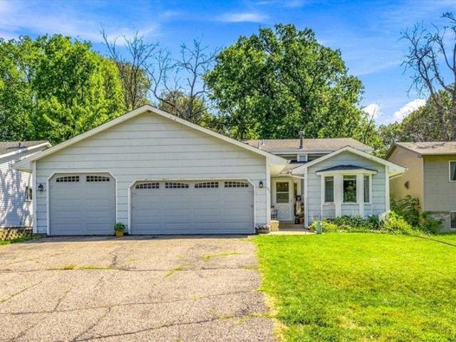 345 9th St SW, Forest Lake, MN 55025