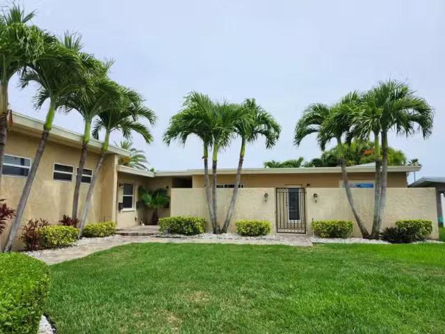 345 Capri Blvd #4, Treasure Island, FL 33706