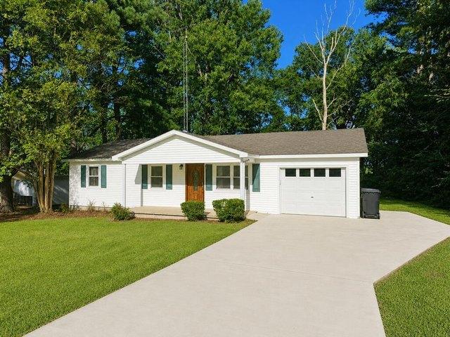 345 Clifty Village Ln, Paris, TN 38242