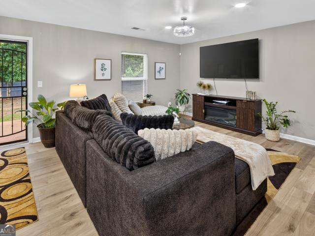 345 Arthurs Lane