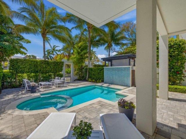 345 Banyan Blvd Unit 3, Naples, FL 34102