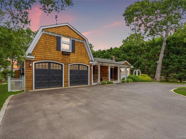 345 Bartley Rd, Mattituck, NY 11952