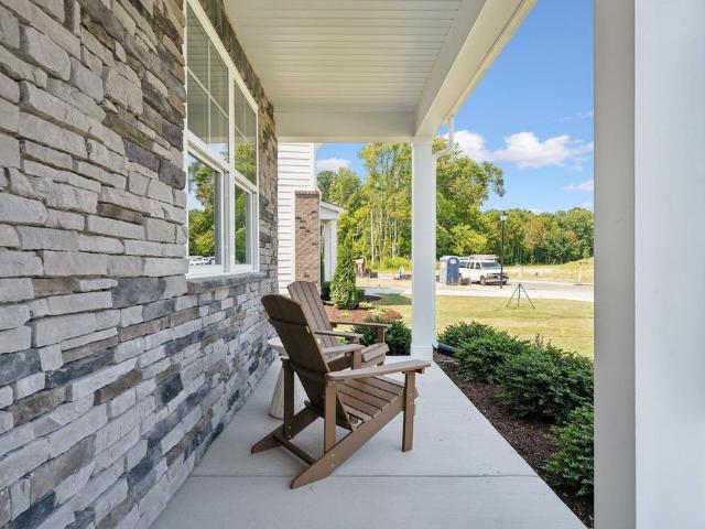 345 Glenmore Ln