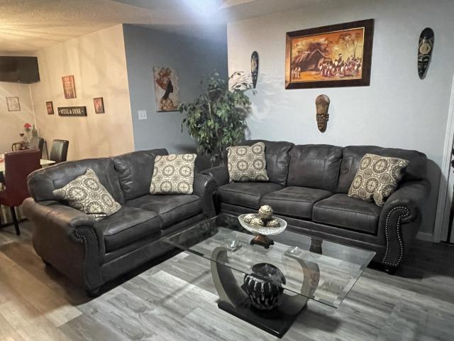 345 Donna Dr