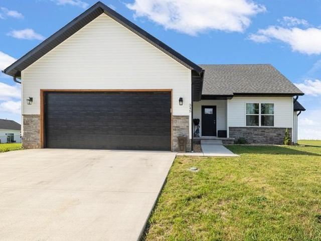 345 Division St, Sparta, MO 65753