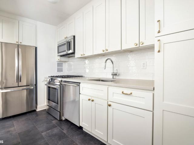 345 E 52ND Street 5G