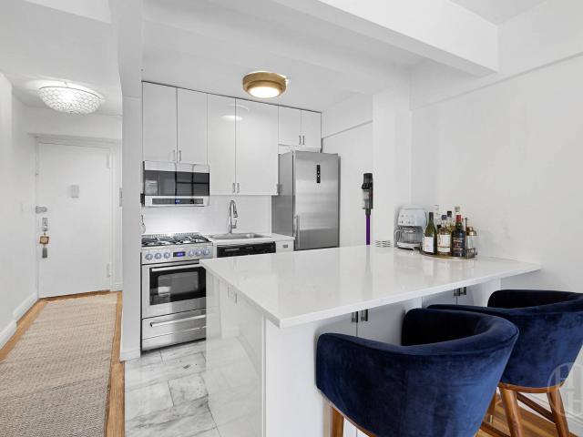 345 E 54th Street 3B