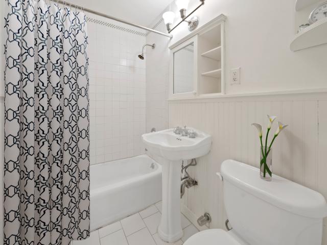 345 East 52nd Street, Unit 8G