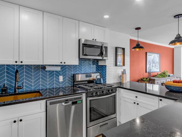 345 East 93rd Street, Unit 11DE