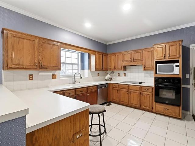 345 Oak Springs Drive NW