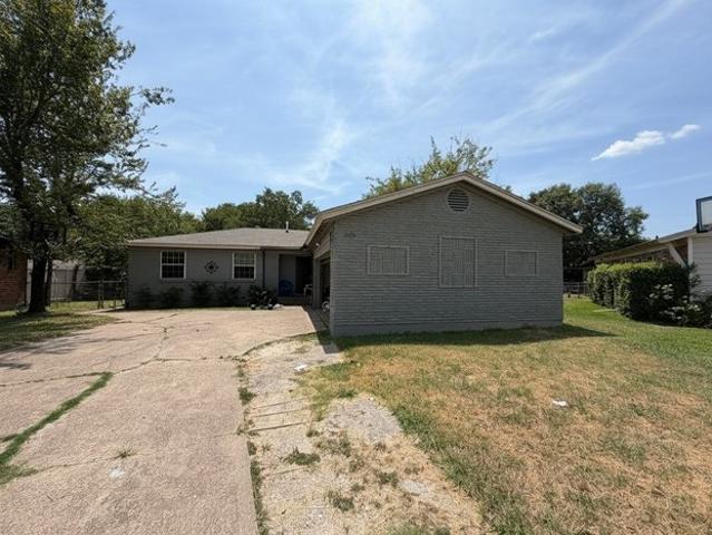345 Old Mill Ct, Dallas, TX 75217