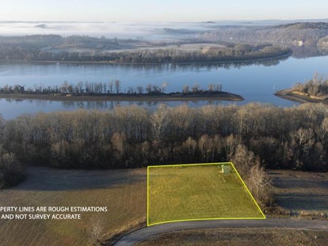 345 Overlook Dr, Dayton, TN 37321