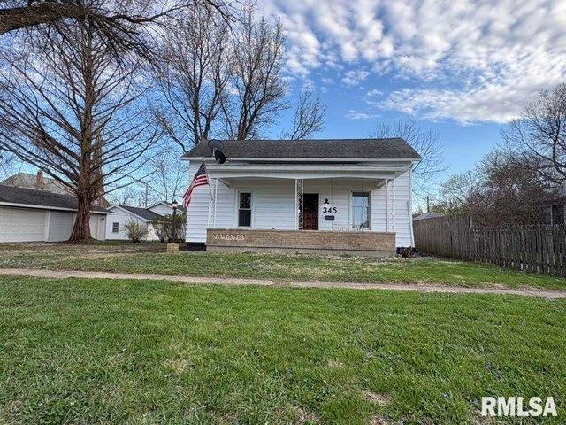 345 Louisa St, Illiopolis, IL 62539