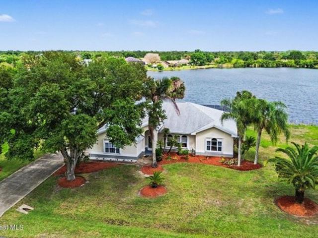 345 Lake View Ln, Palm Bay, FL 32909