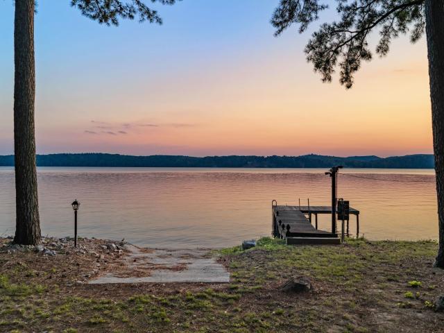 345 Lake Bend Shores Dr