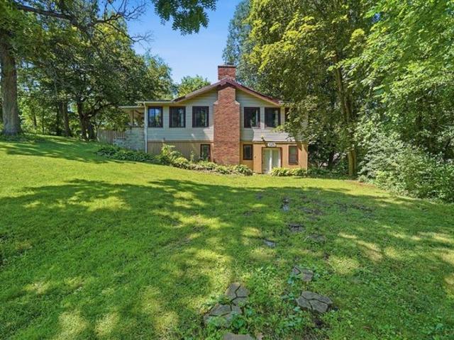 345 Moody Ct, South Elgin, IL 60177