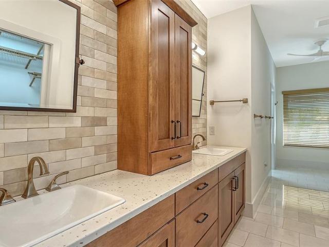 345 Madison Dr, Sarasota, FL 34236 | MLS #A4675