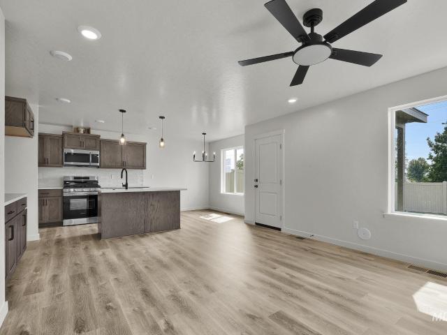 345 N 18th