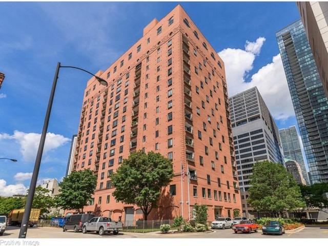 345 N Canal St Apt 607, Chicago, IL 60606