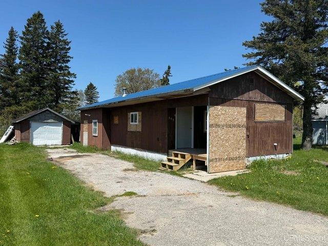 345 N Maple St, Manistique, MI 49854
