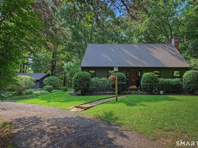 345 Nut Plains Rd, Guilford, CT 06437