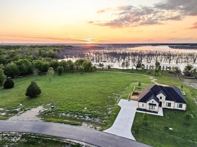 345 Shoreline Dr, Dodd City, TX 75438