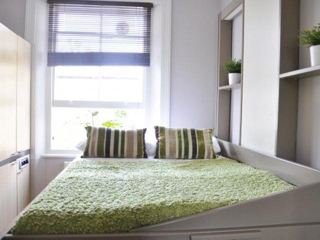 £345 studio flat Bills included! OFFER