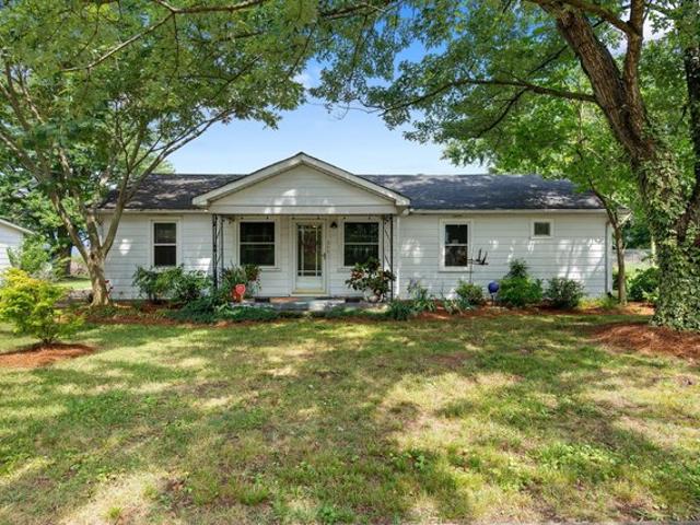 345 Portland Blvd, Portland, TN 37148