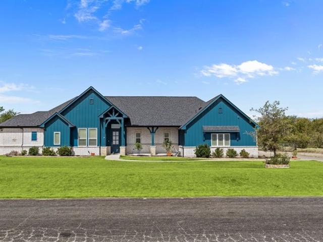 345 Palo Alto Dr, Springtown, TX 76082