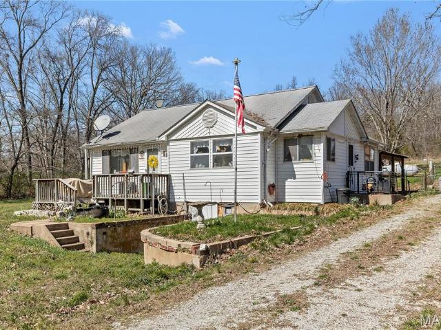 345 Robin Ln, St. Clair, MO 63077 | MLS #26017 | Compass