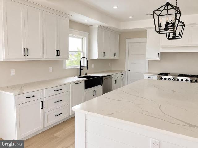 345 W 11Th Street