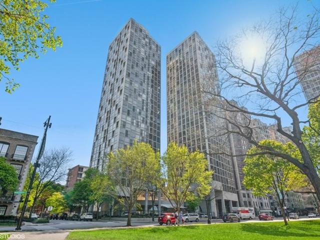 345 W Fullerton Pkwy Apt 801, Chicago, IL 60614