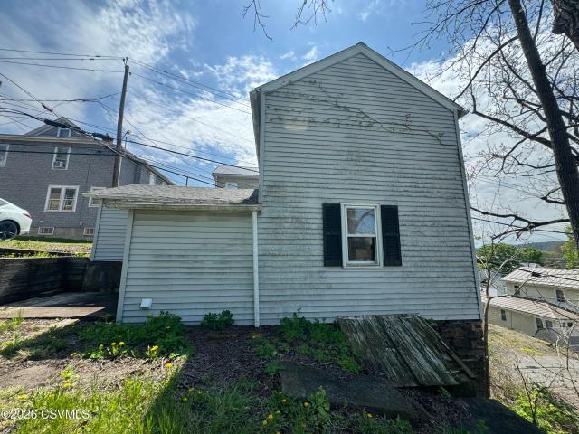345 W PINE Avenue