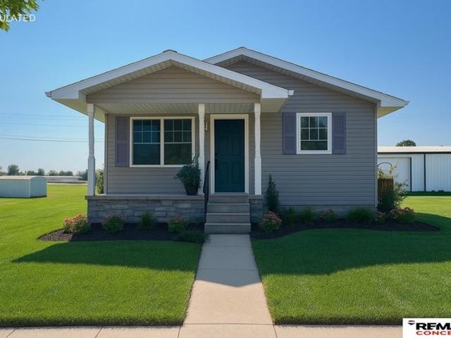 345 Walnut St, Hallam, NE 68368