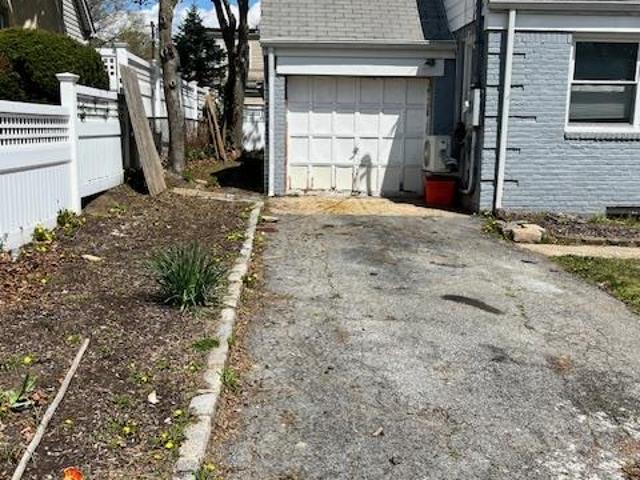 345 Walton Street