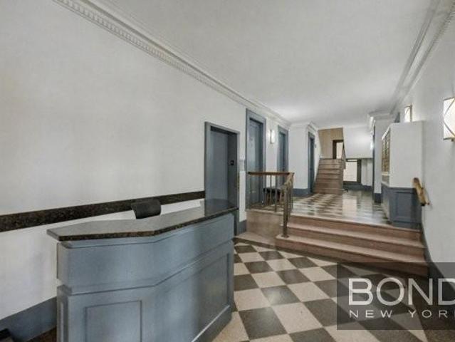 345 West 55th Street, New York, NY