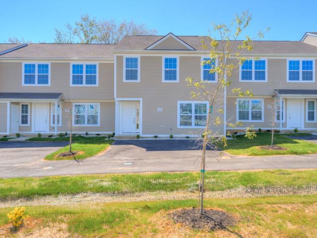 345 Twig Street | 3 Bed 3.5 Bath Townhome | August 1st, 2026