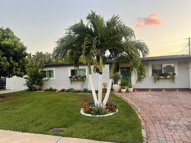 3464 Tyringham Dr, West Palm Beach, FL 33406