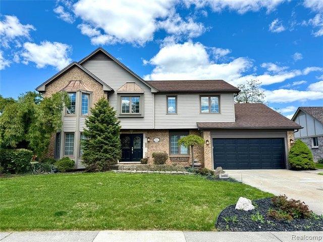 34650 Fairfax Dr, Livonia, MI 48152