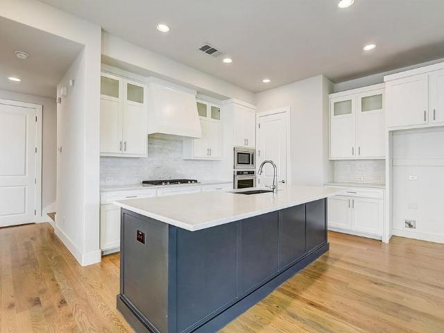 3465 Market Row
