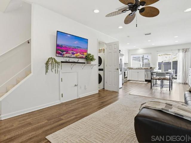 3466 Seabreeze Walk