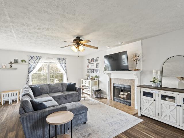 3467 Melrose Dr