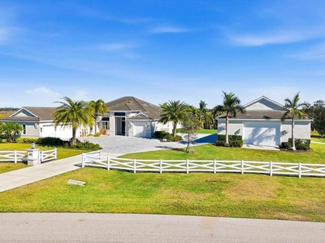 3467 Compound Ct, Sarasota, FL 34240