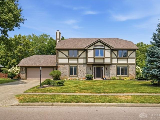 3468 Fairwood Dr, Beavercreek, OH 45432