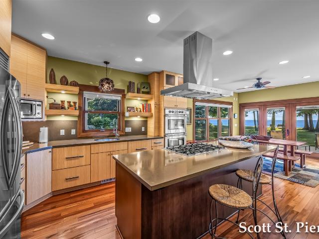 3461 Scenic Drive
