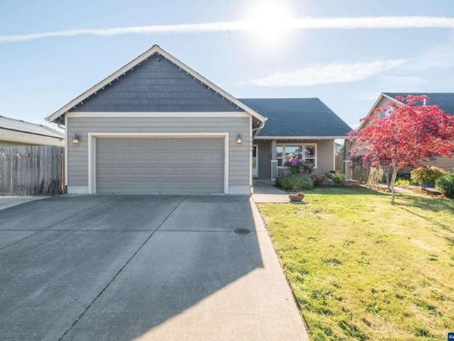 3461 Hawk Arrow Dr, Lebanon, OR 97355