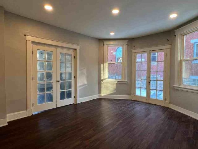 3461 Vine Street 1 Bedroom Apartment for Rent at 3461 Vine St, Cincinnati, OH 45220 Clifton