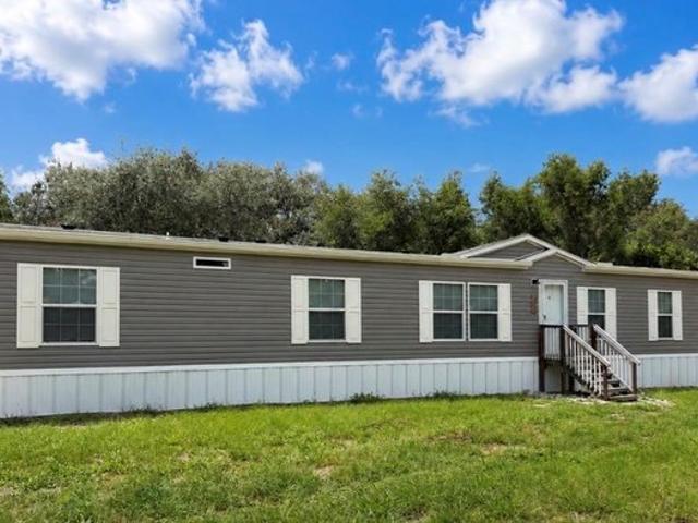 34627 Radio Rd, Leesburg, FL 34788