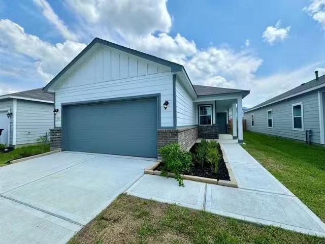 346 Century Farm Dr, Crosby, TX 77532
