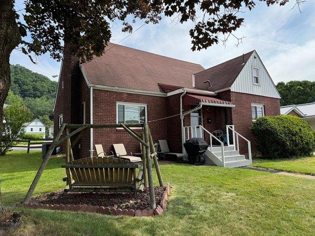 346 Grant St, Franklin, PA 16323